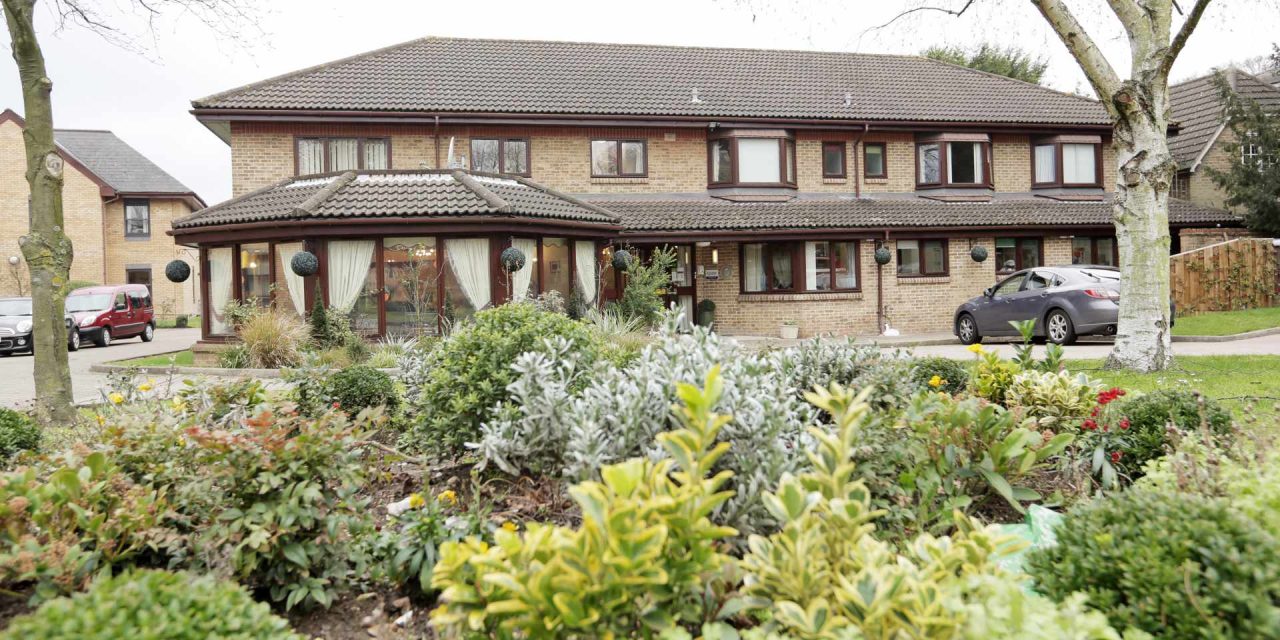 Care Home in Bickley, Bromley - Queen Elizabeth House - Greensleeves Care